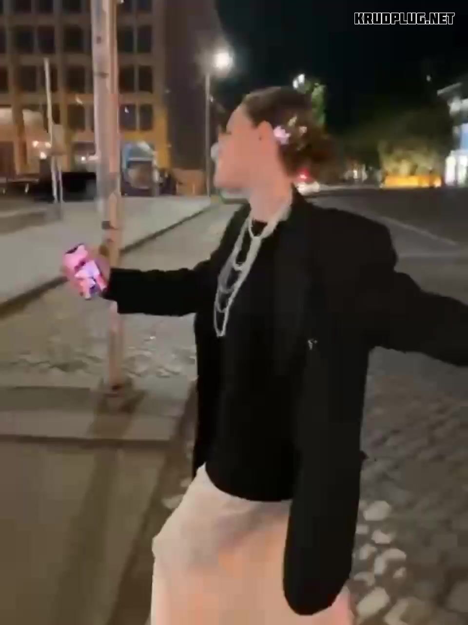 Russian Tourist Dies In Subway Fall